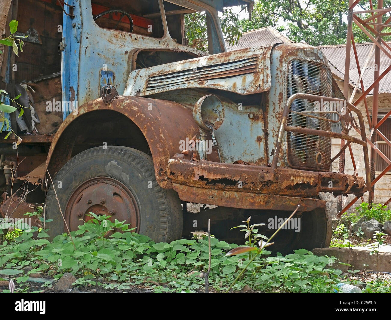 Junkyard trucks hi-res stock photography and images - Alamy