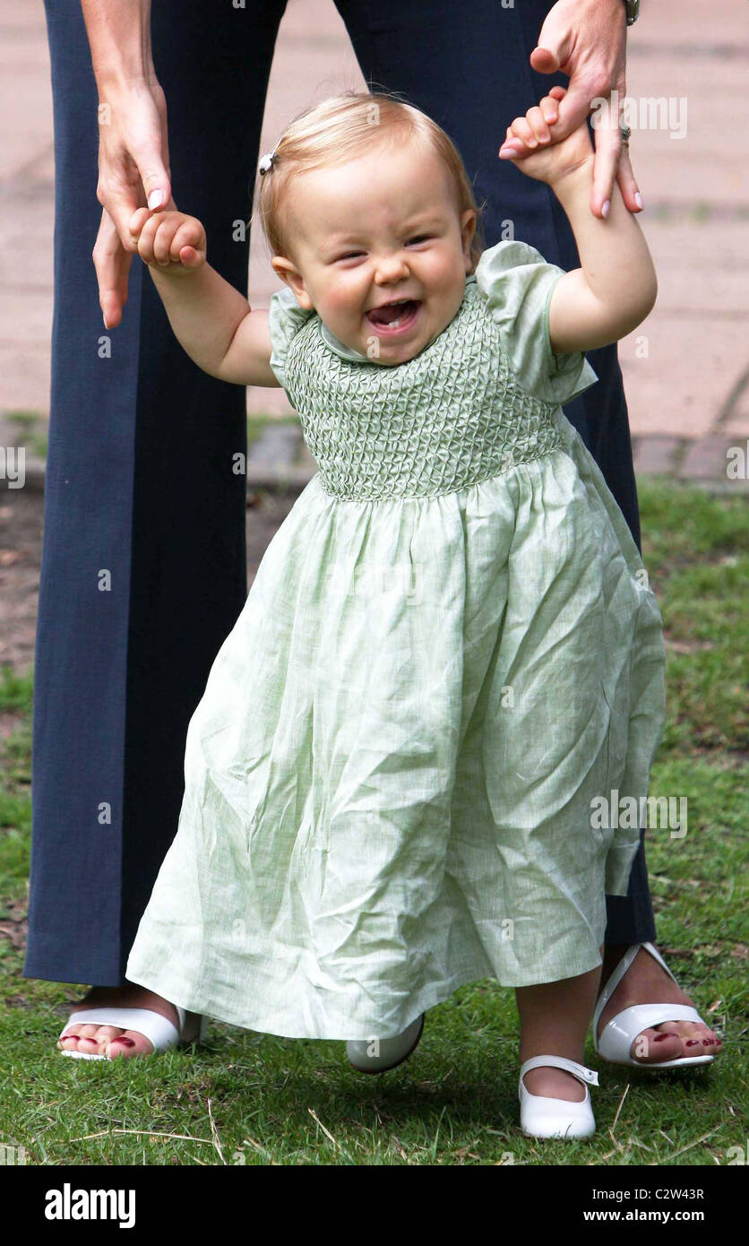 Princess Ariane on her country estate De Horsten - photocall Wassenaar ...