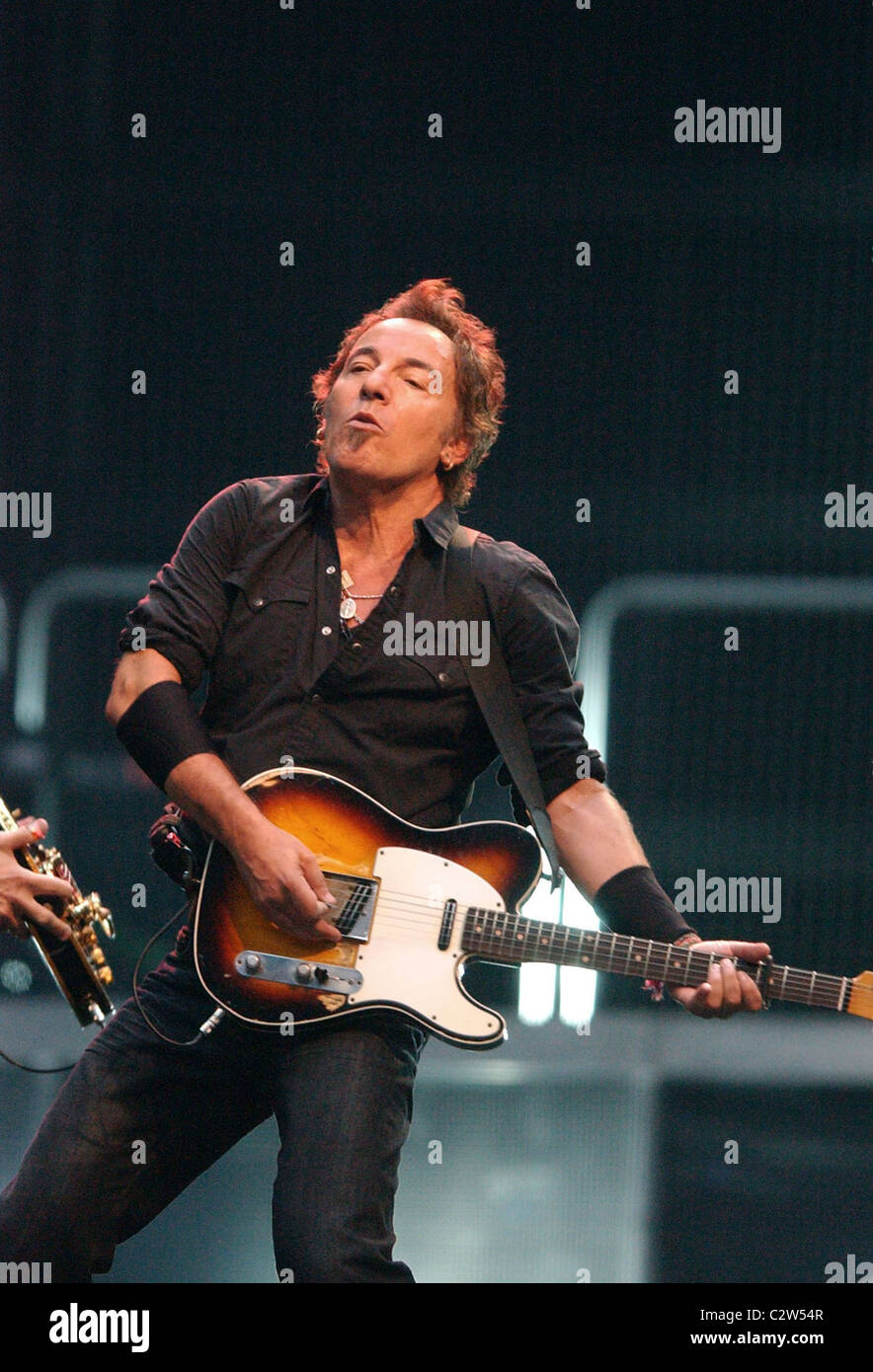 Bruce Springsteen Bruce Springsteen and the E Street Band perform in ...