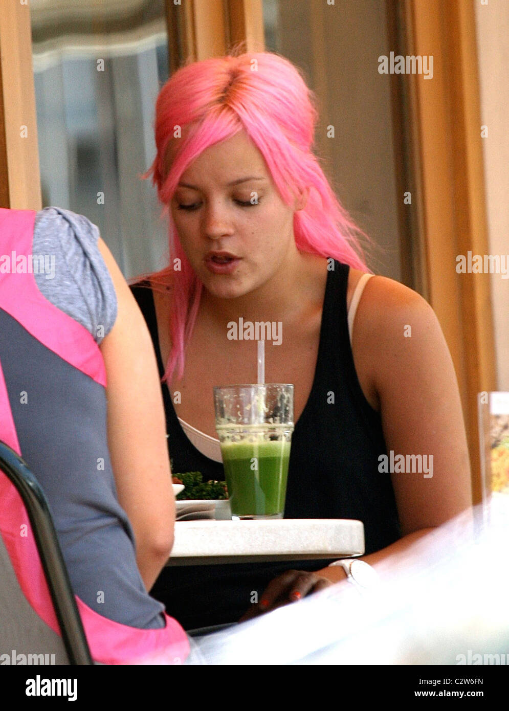 Lily Allen and her assistant have lunch in West Hollywood Los Angeles ...