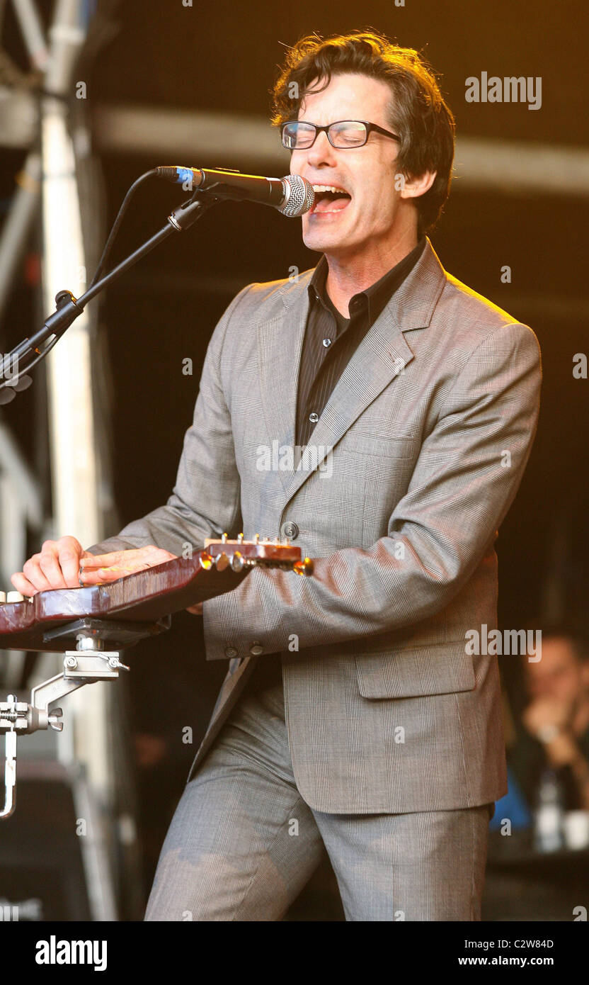 Crowded house mark hart hi-res stock photography and images - Alamy