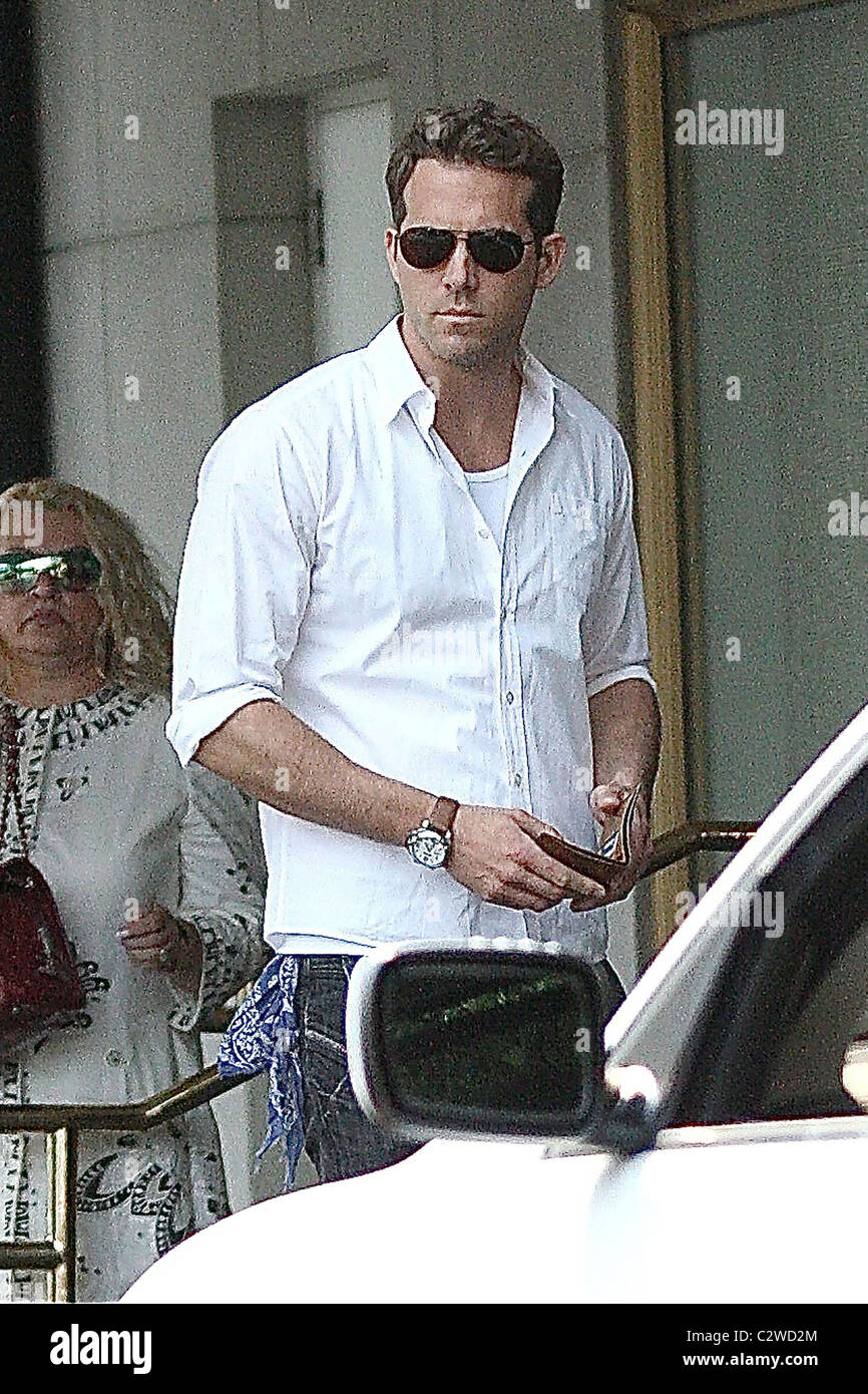 Ryan Reynolds outside Saks Fifth Avenue in Beverly Hills Los Angeles ...
