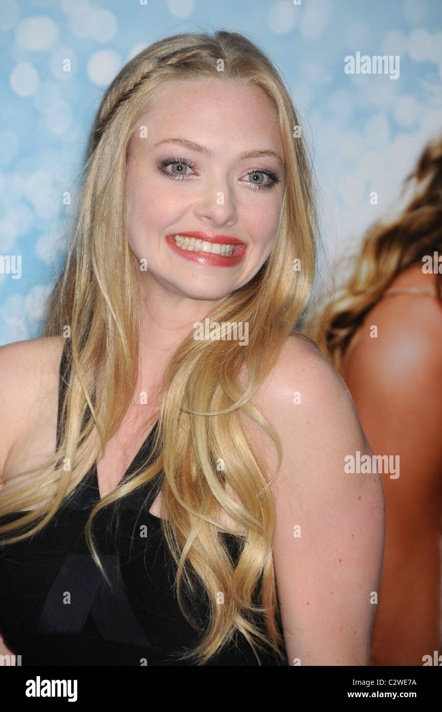 Amanda Seyfreid The New York Premiere of 'Mamma Mia!' at the Ziegfeld ...