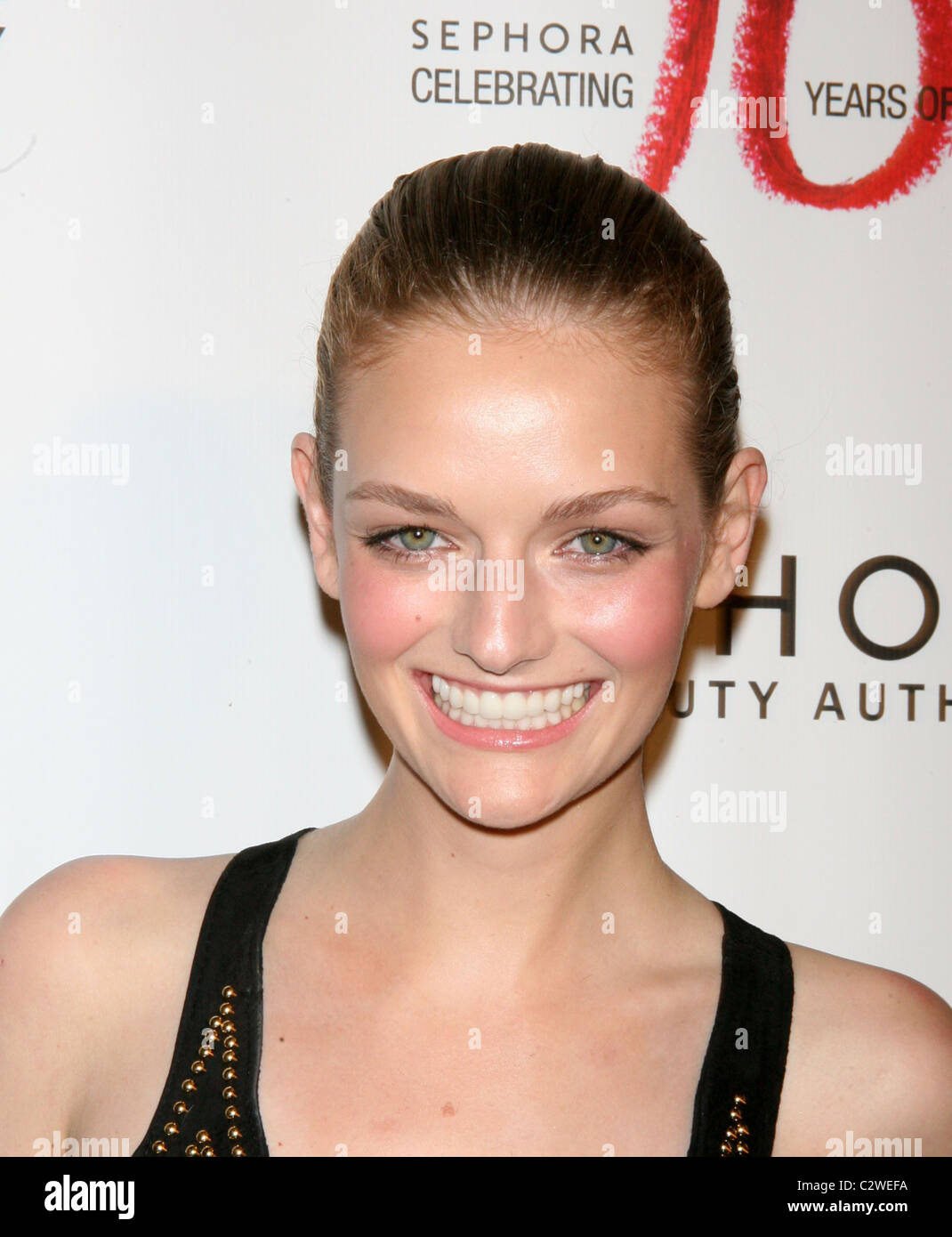 Lydia Hewitt's Instagram, Twitter & Facebook on IDCrawl