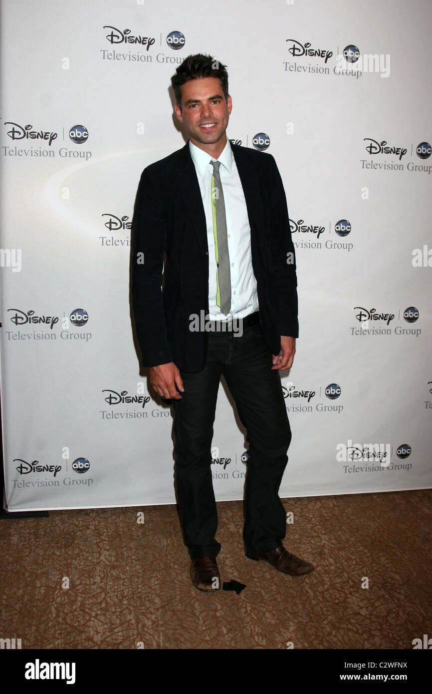Jason Thompson arriving at the ABC TCA Summer 08 Party Disney and ABC's ...