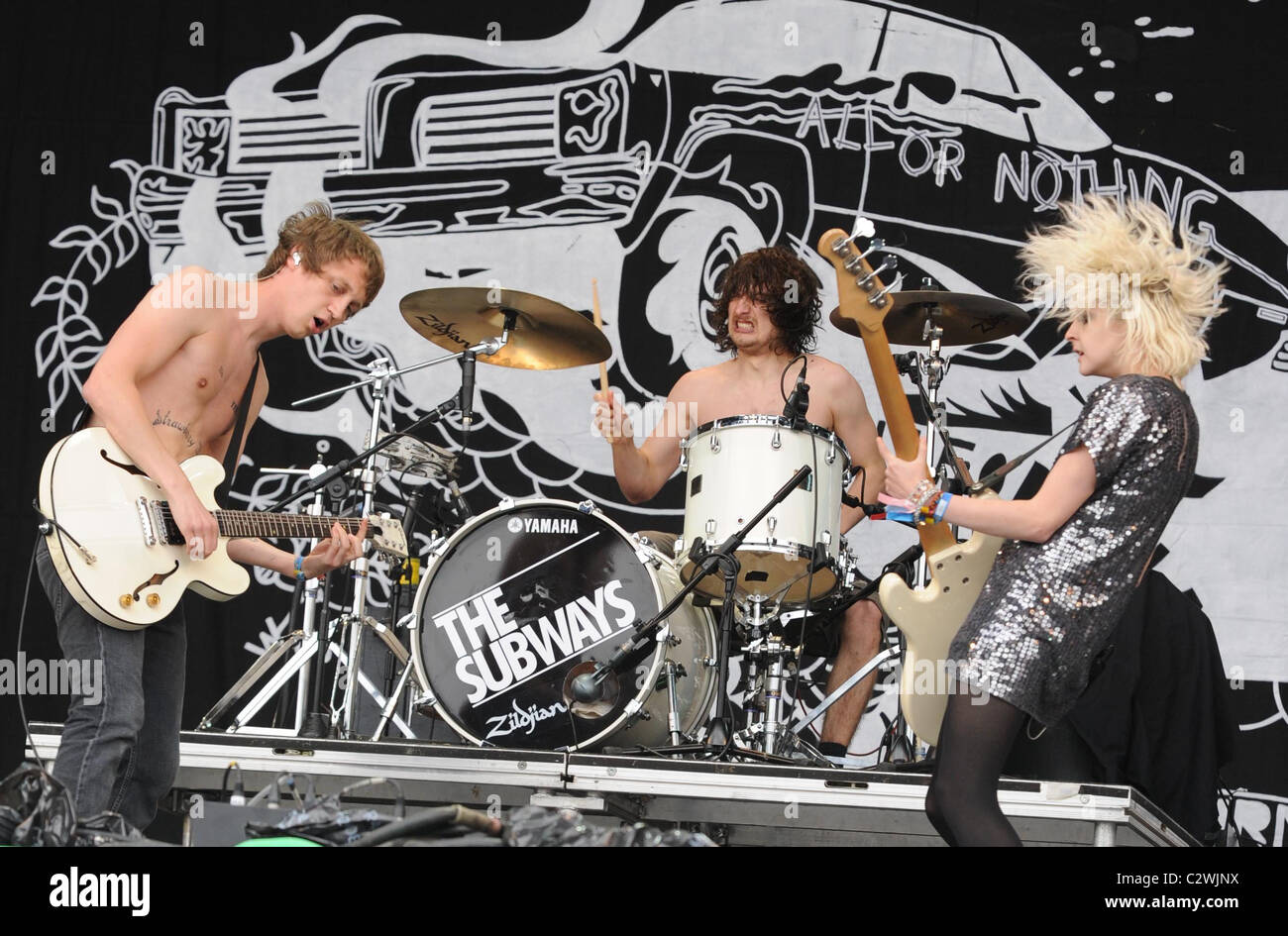 Billy Lunn and Charlotte Cooper of The Subways Glastonbury Festival ...