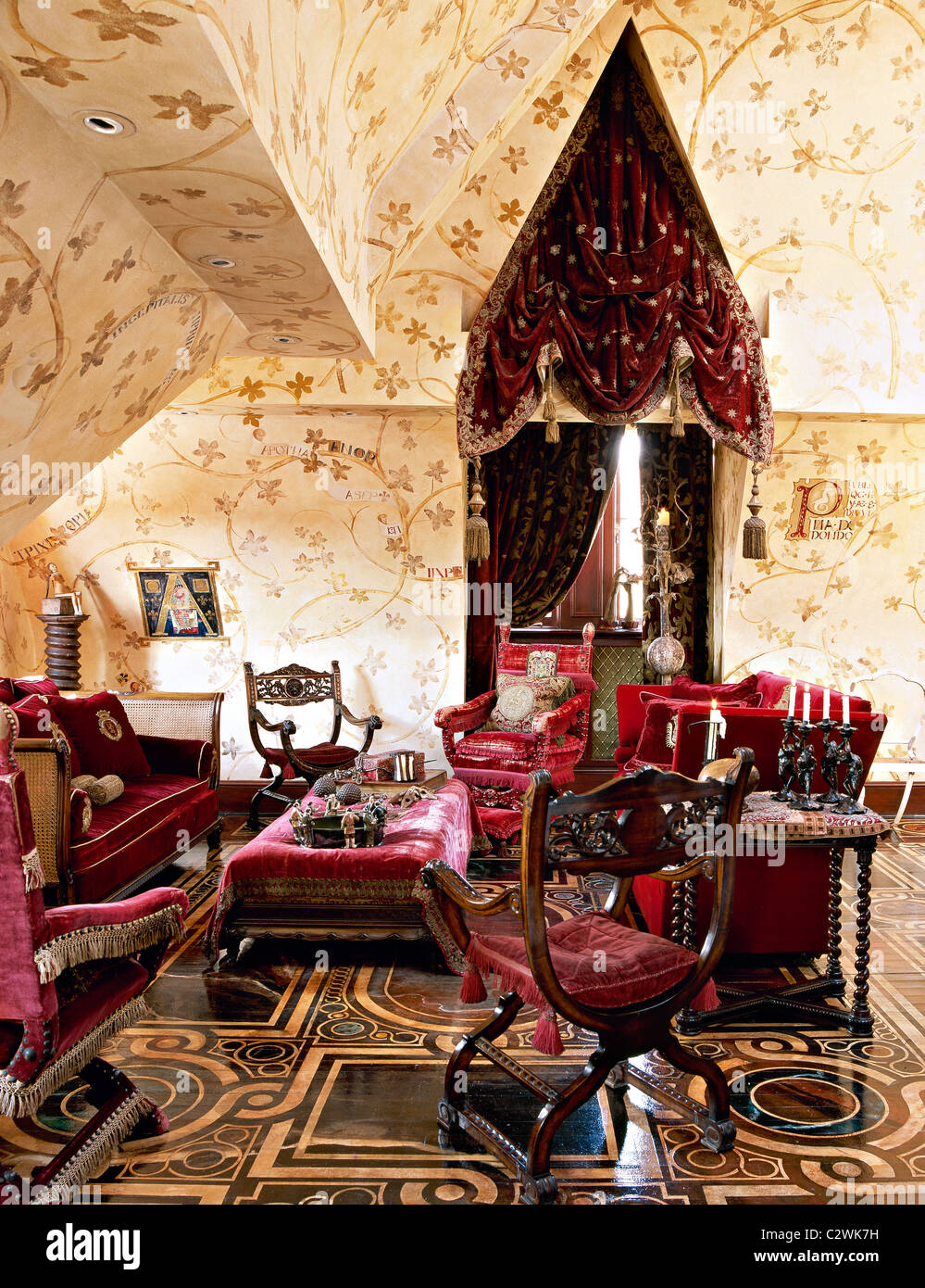 Gothic sitting room rich velvet sumptuous Stock Photo - Alamy