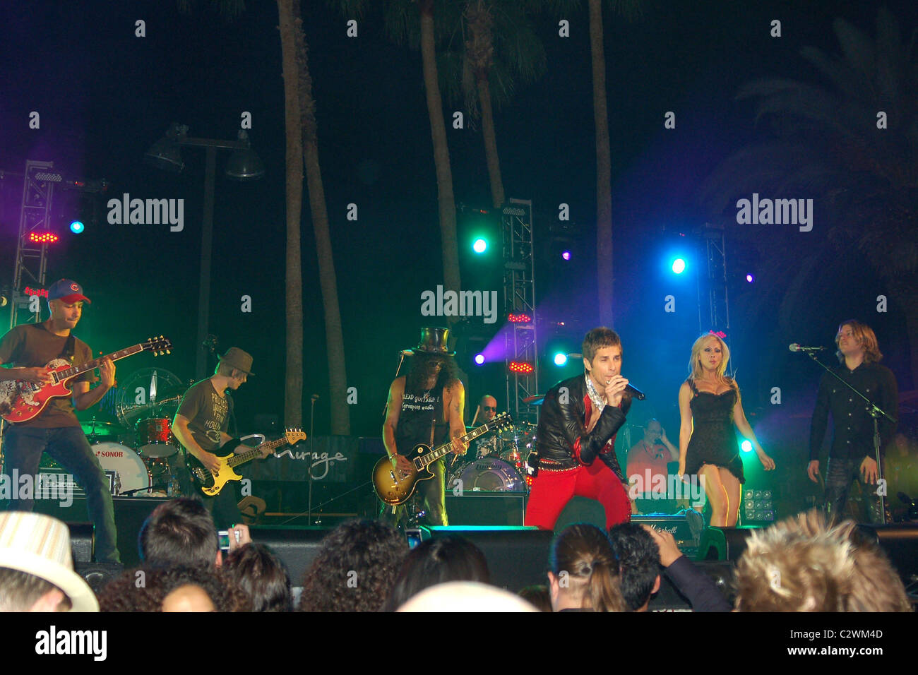 Slash (aka Saul Hudson) and Perry Farrell Slash's 43rd birthday concert ...