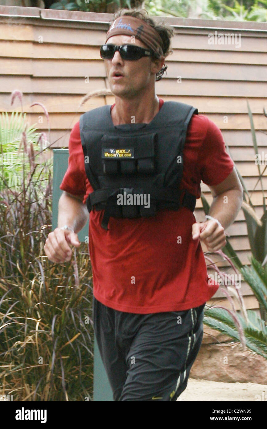 Matthew McConaughey goes for a run with his trainer in Malibu Los ...