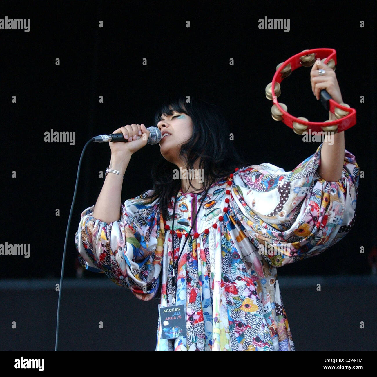 Natasha Khan Bat for Lashes opens for the sold out Radiohead concert at ...