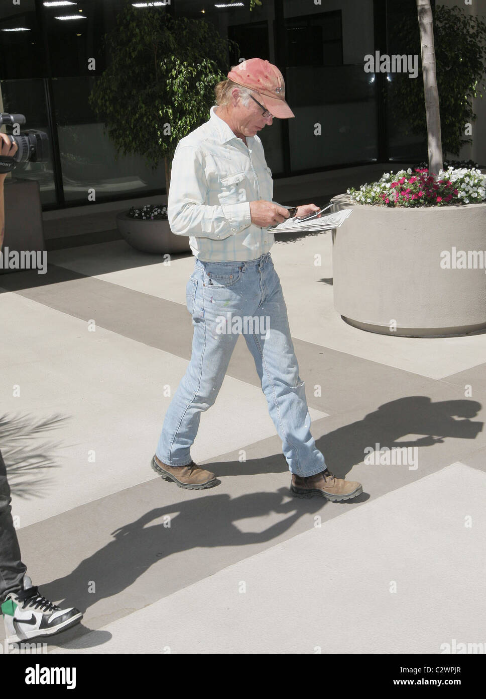 Ed Harris uses profanity while he tries to pull the camera out of the ...