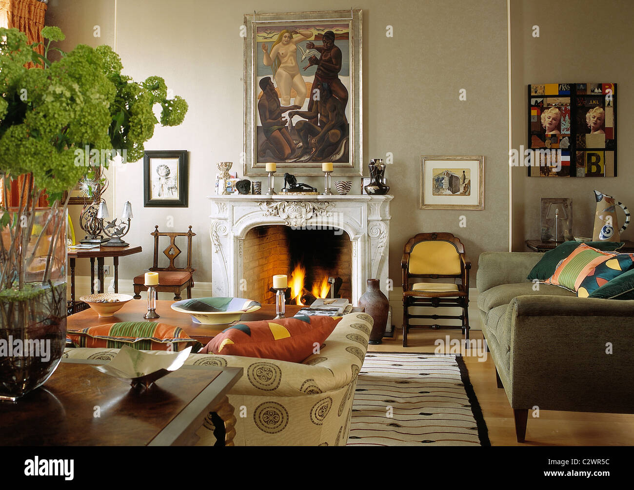 Modern art collector home sitting room Stock Photo - Alamy