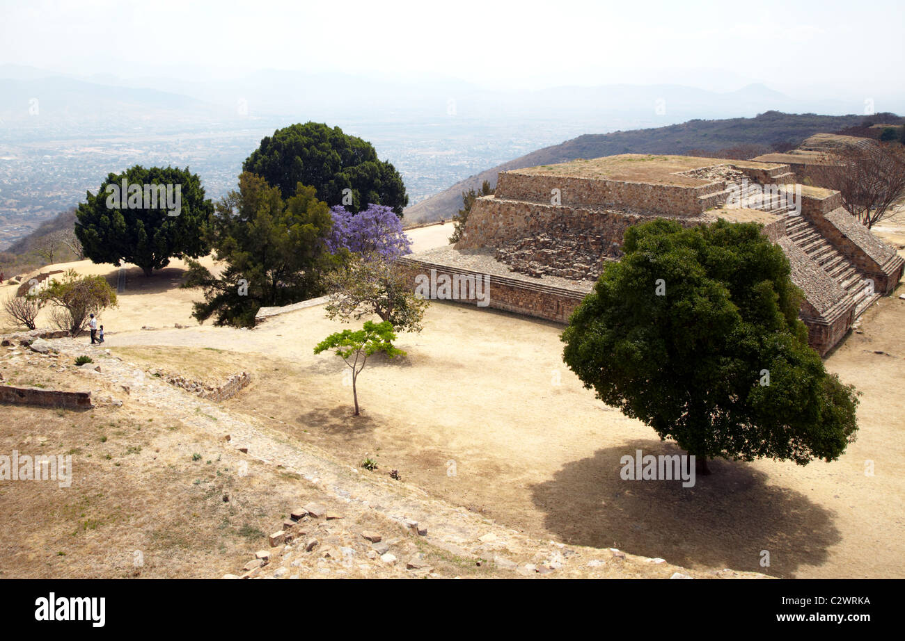 Monte alban pyramid hi-res stock photography and images - Alamy