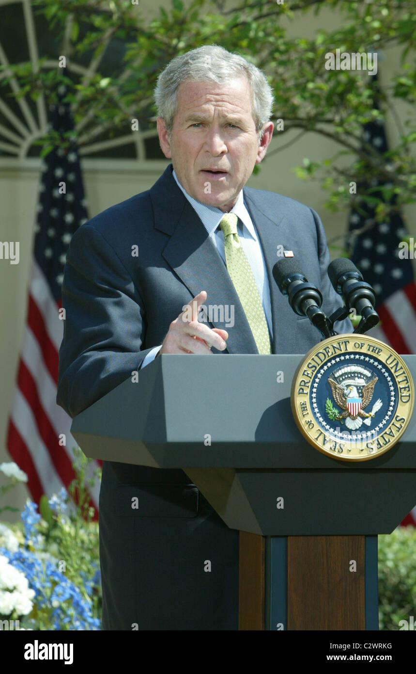 President bush in africa hi-res stock photography and images - Alamy