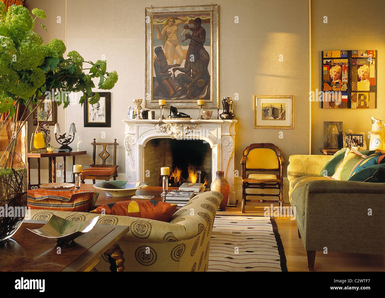 Modern art collector home sitting room Stock Photo - Alamy