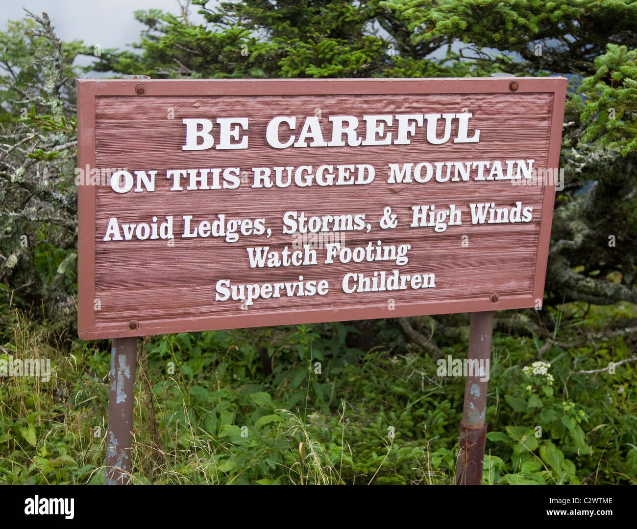 Hiking trail warning sign hi-res stock photography and images - Alamy
