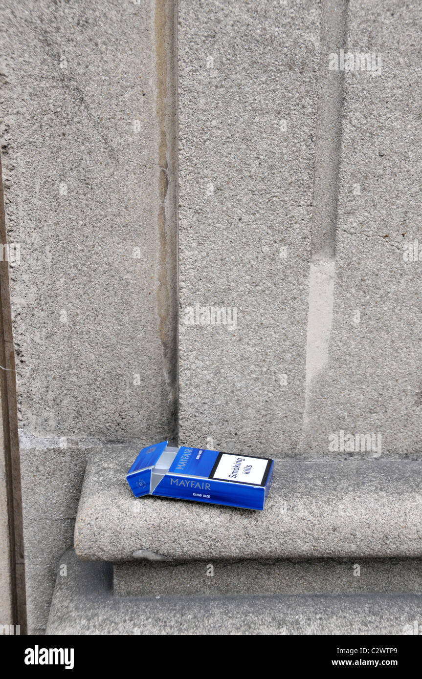 Cigarette packet pack empty hi-res stock photography and images - Alamy