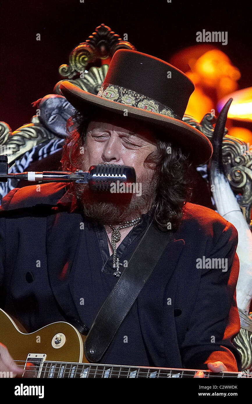 Zucchero, Italian singer, performing live at Coliseu dos Recreios ...