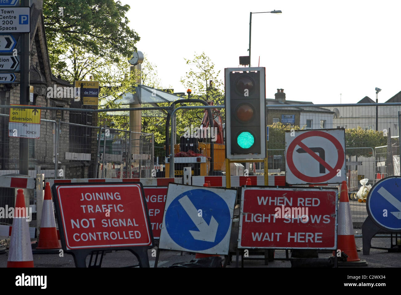 London green road traffic signs hi-res stock photography and images - Alamy