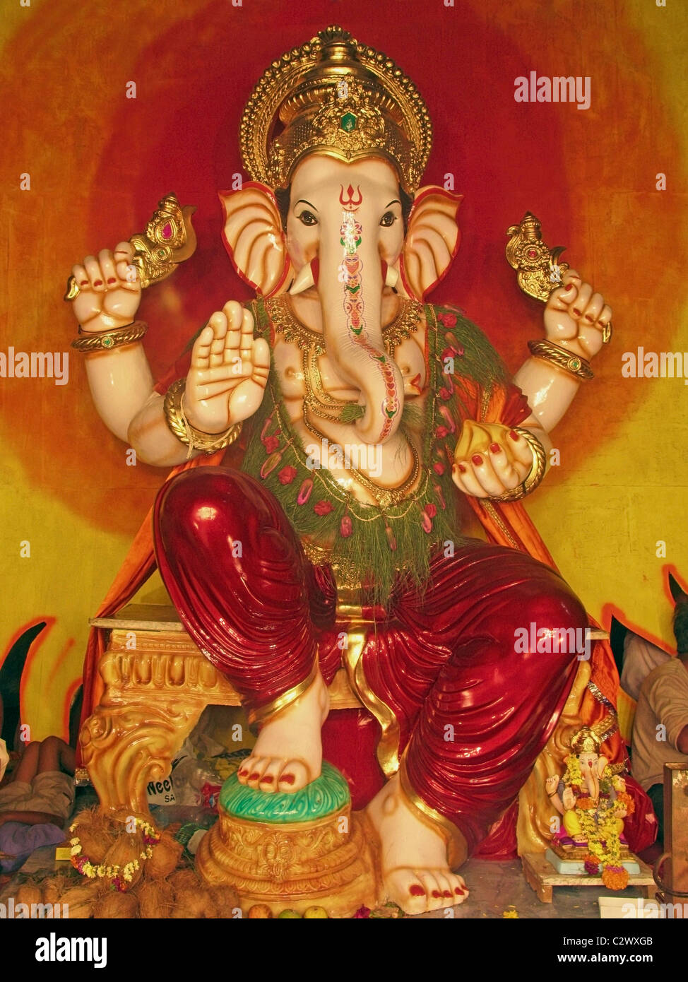 Idol of ganesh hi-res stock photography and images - Alamy