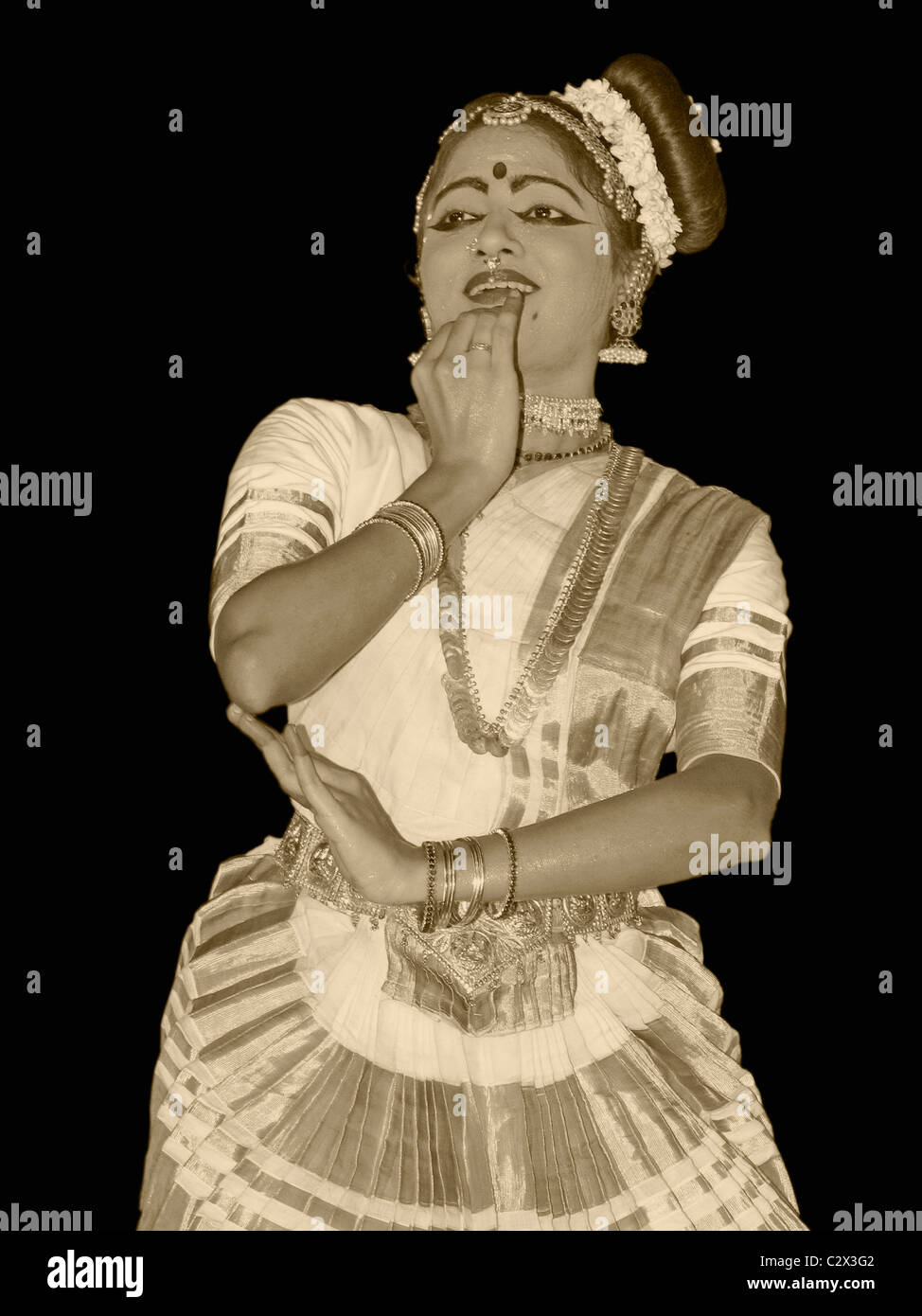 Mohiniyattam hi-res stock photography and images - Alamy