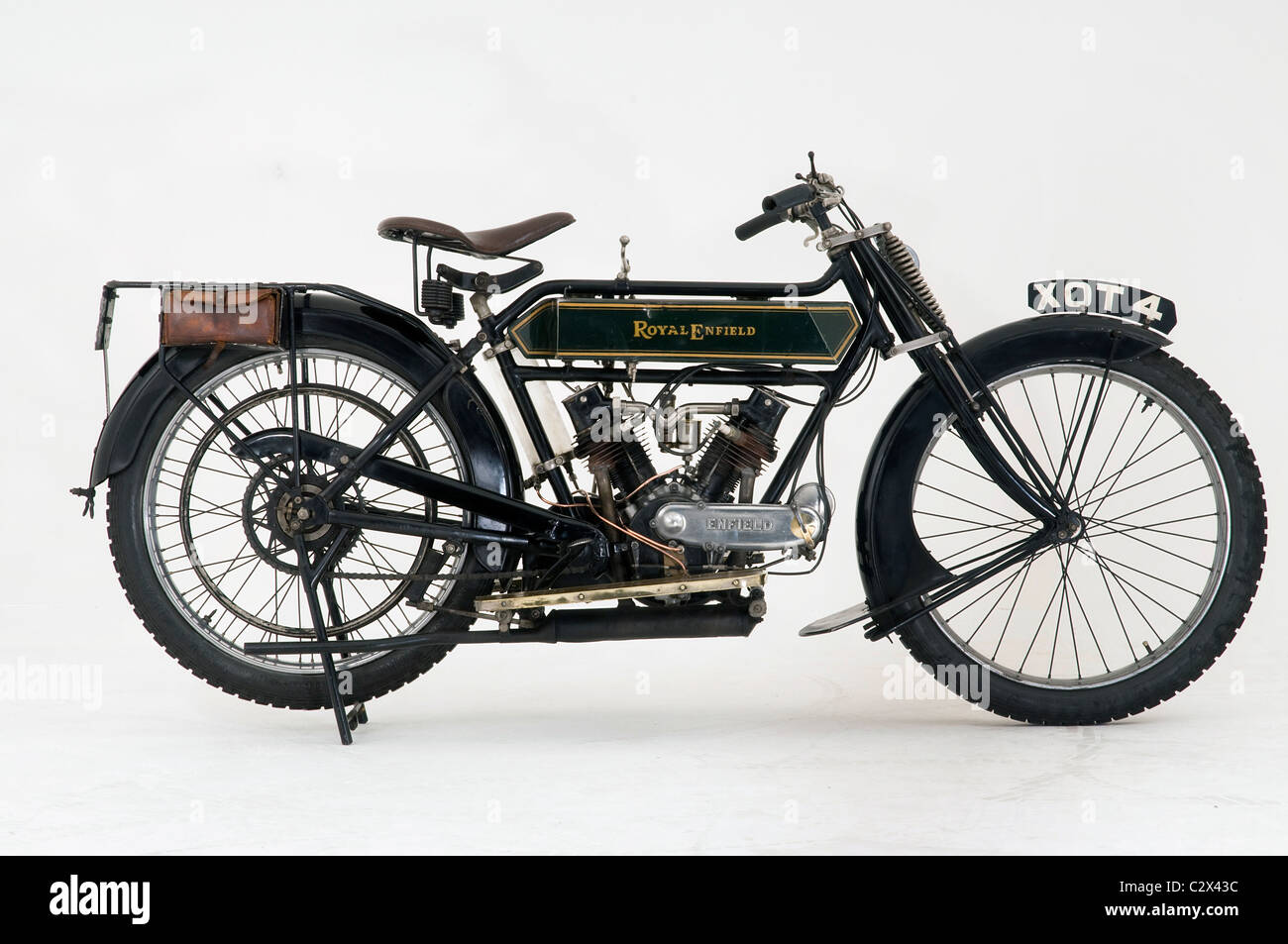 Royal enfield vintage motorcycle hi-res stock photography and images ...