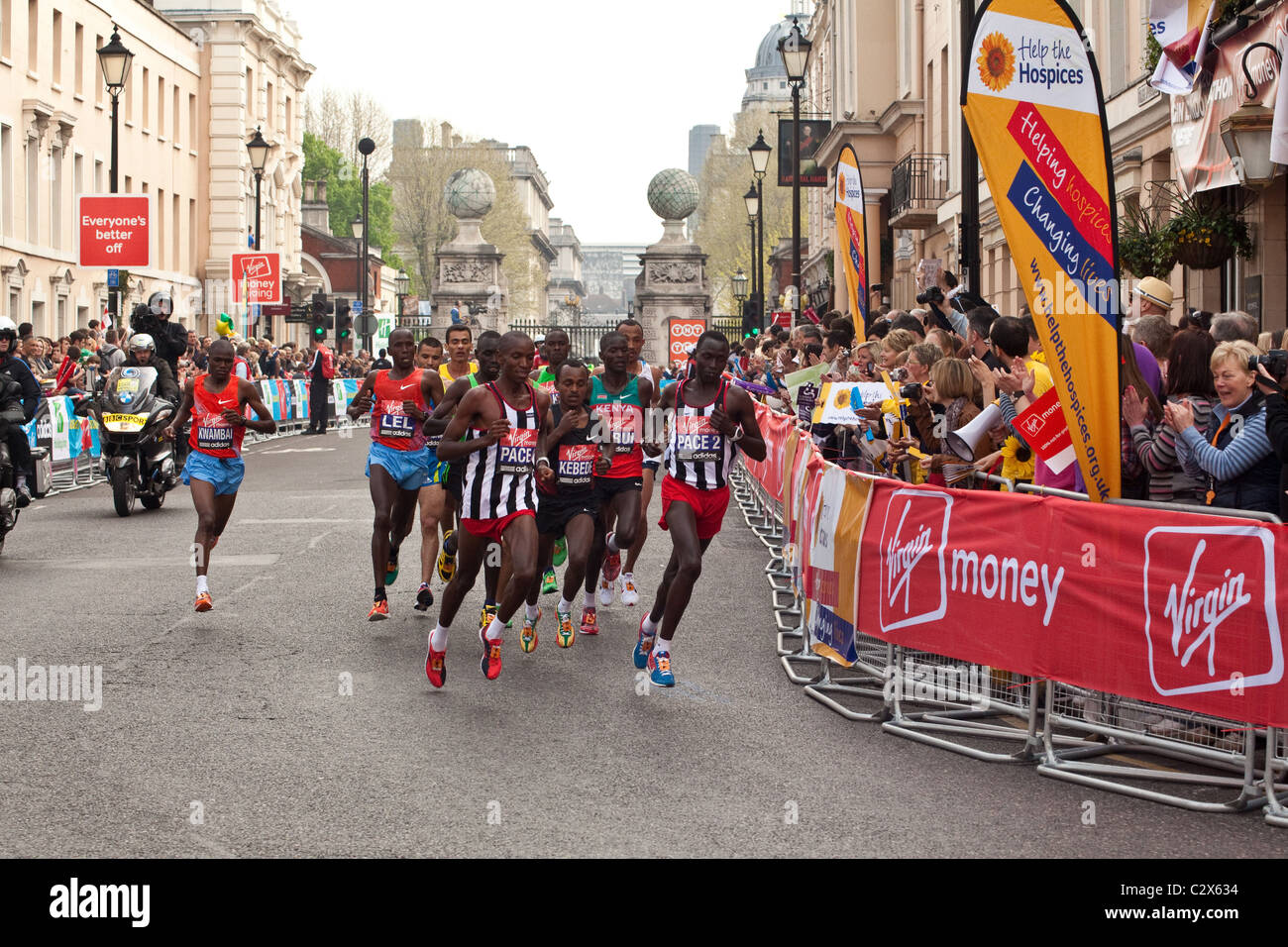 Mens elite mile race hi-res stock photography and images - Alamy