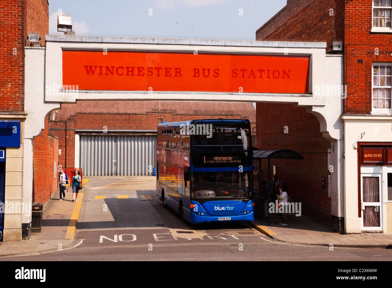 Bus winchester bus station hi-res stock photography and images - Alamy