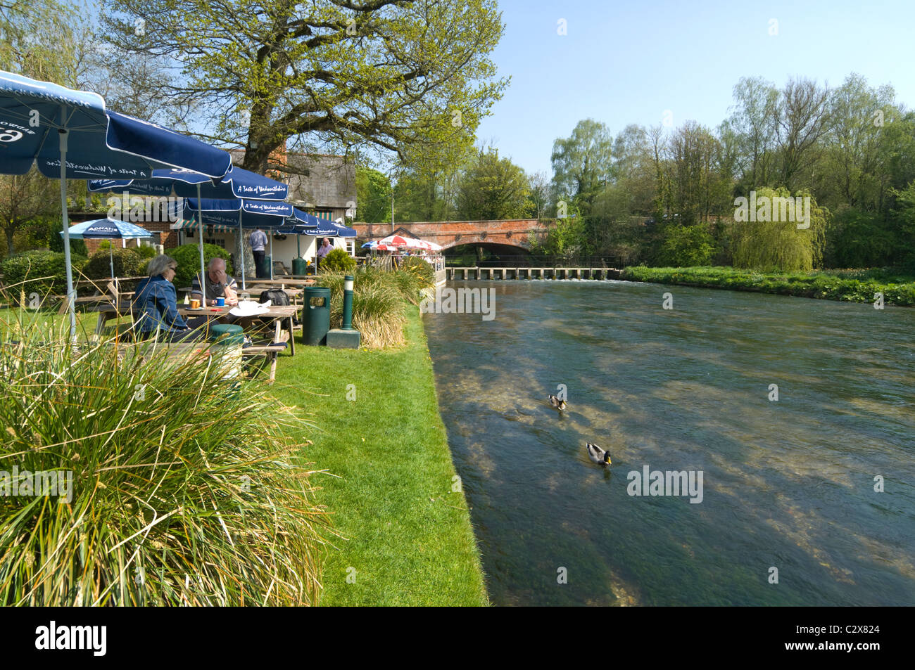 View of the riverside Mayfly Pub at Fullerton, River Test, Test Valley ...