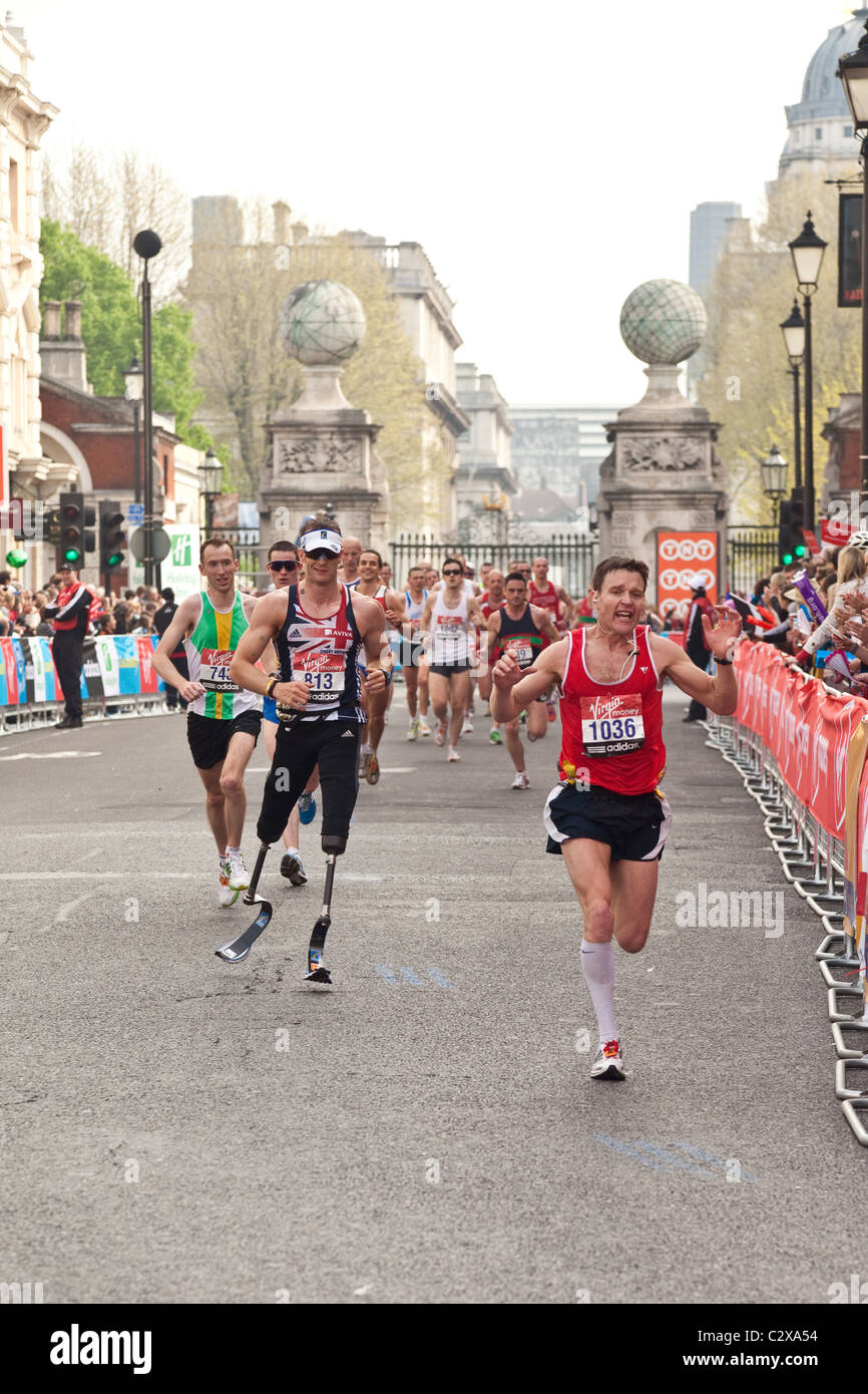 British Paralympian Richard Whitehead running the London marathon 2011 ...