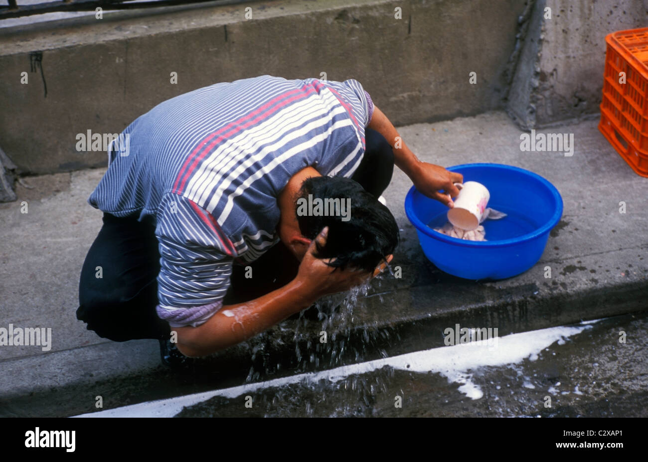 Shanghai street cleaning hi-res stock photography and images - Alamy