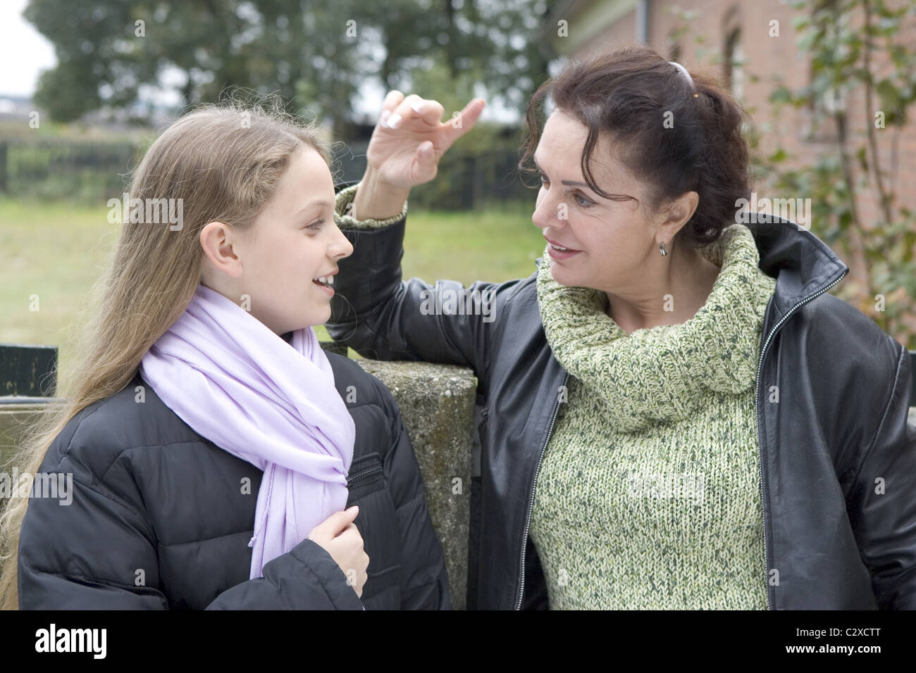 Mother daughter talking preteen hi-res stock photography and images - Alamy