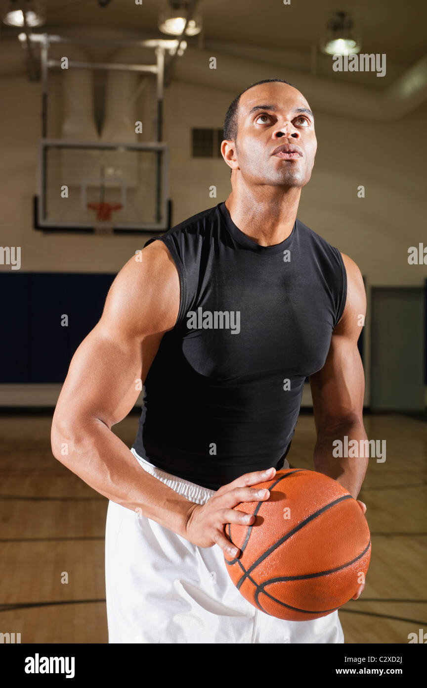 Shooting basketball hi-res stock photography and images - Alamy