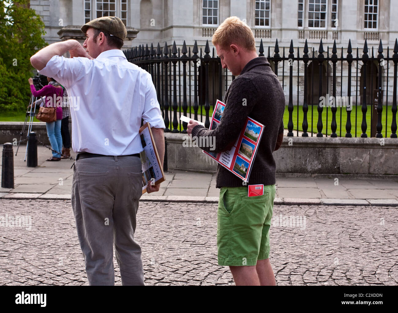 Tour guides in Cambridge Stock Photo - Alamy