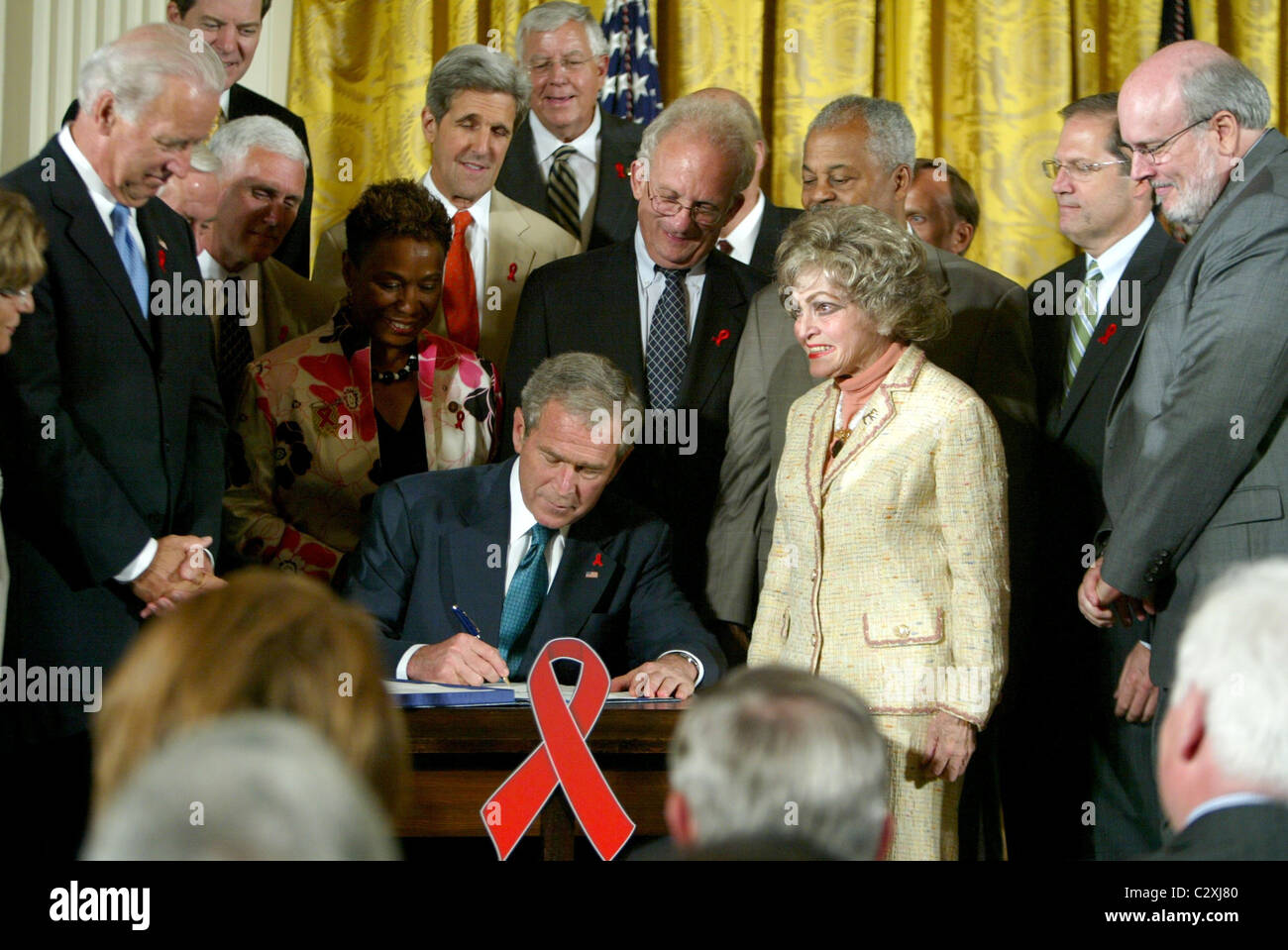 Joe biden george bush hi-res stock photography and images - Alamy