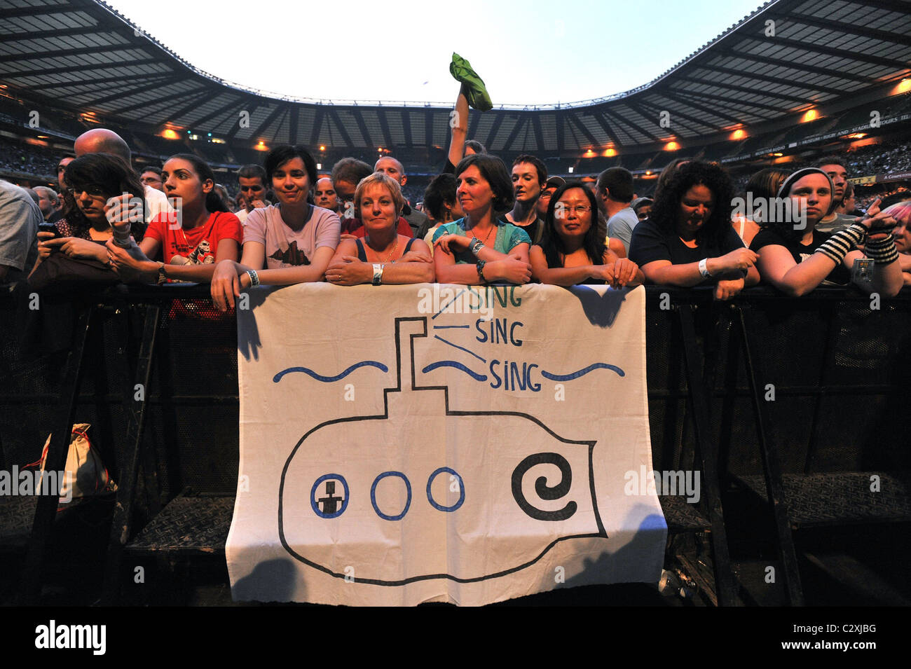 Rem concert london hi-res stock photography and images - Alamy