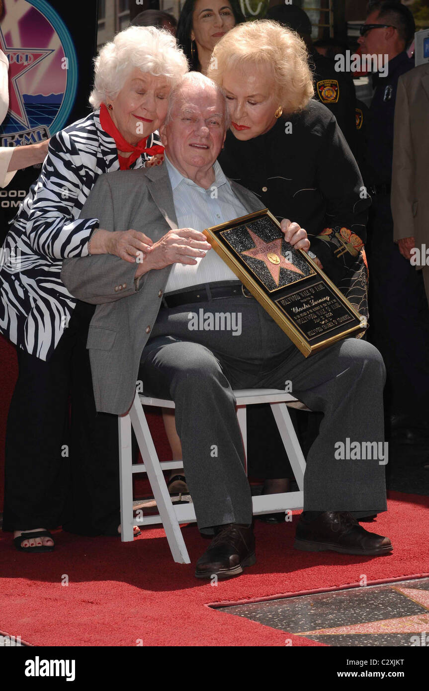 Charles durning and doris roberts hi-res stock photography and images ...