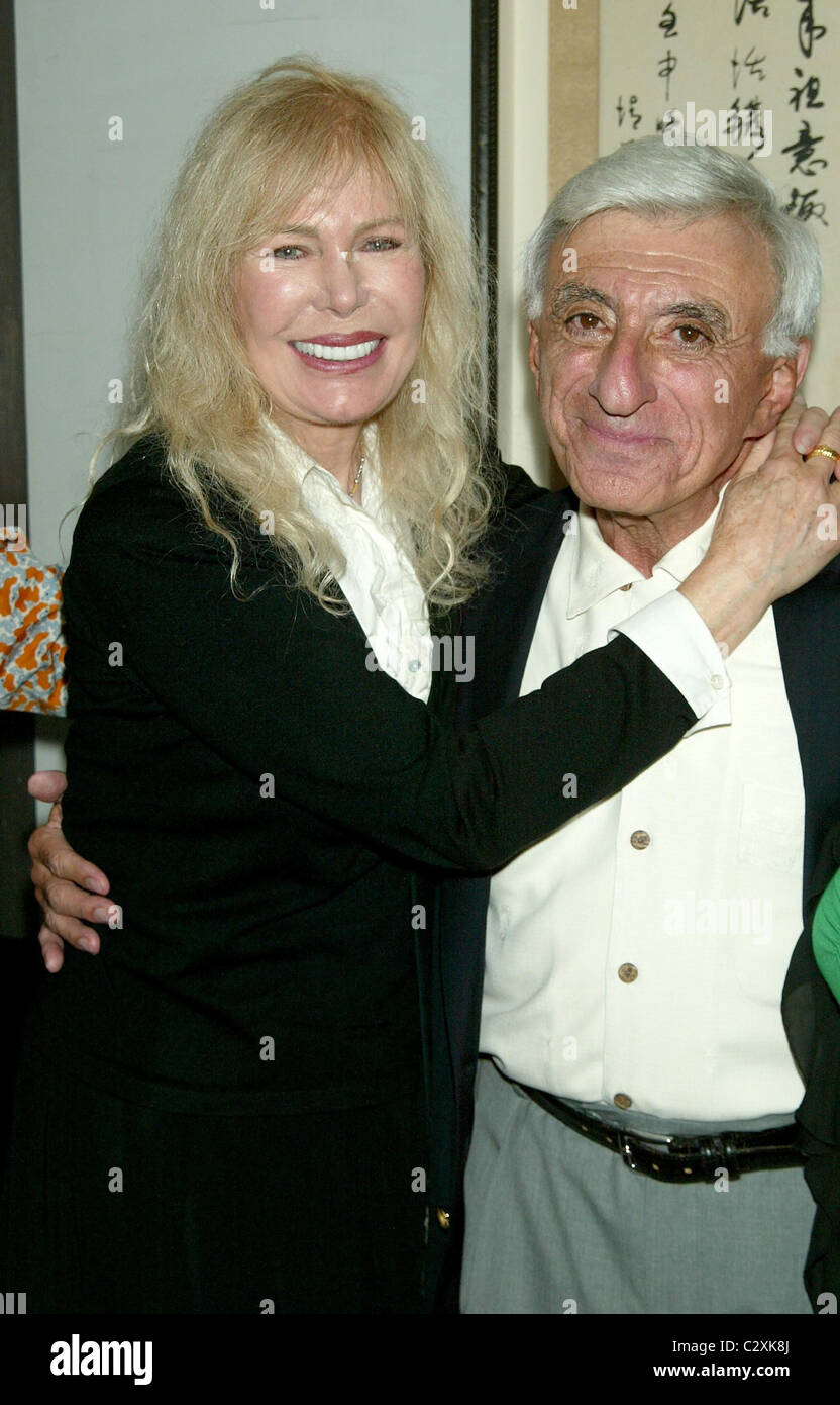 Jamie Farr Wife