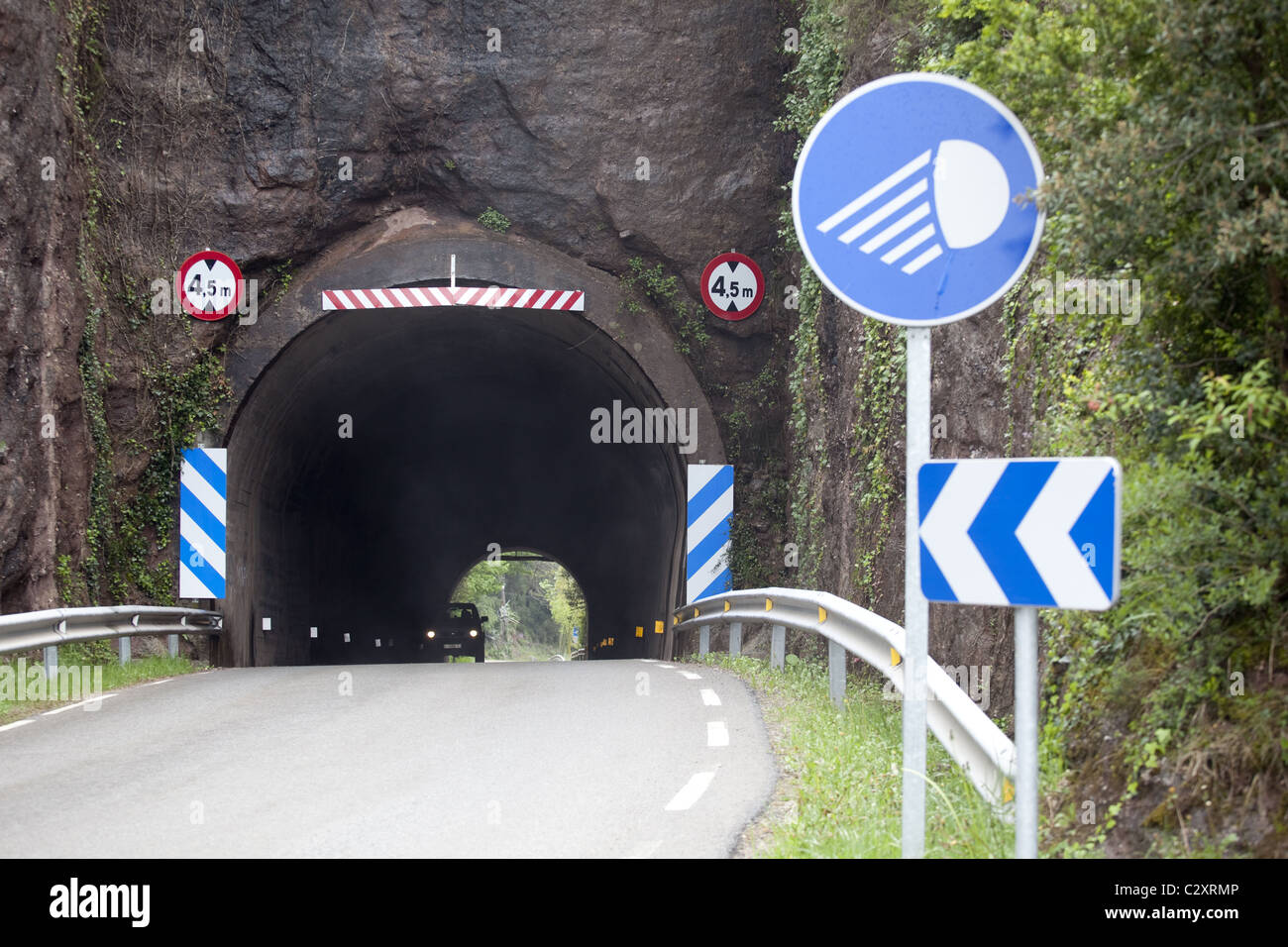 Tunnel road sign hi-res stock photography and images - Alamy