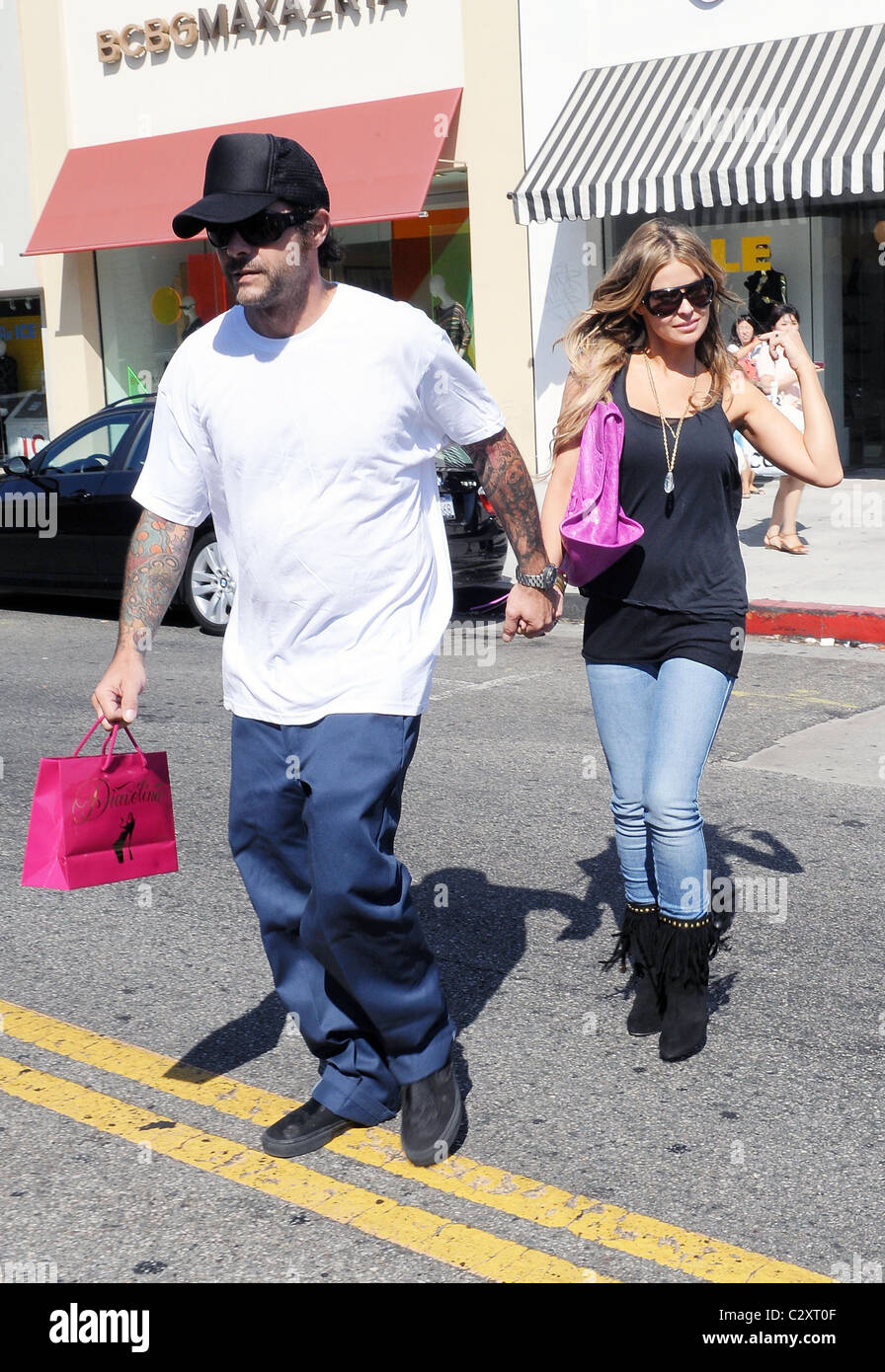Rob Patterson and Carmen Electra shopping at Diavolina Boutique on ...