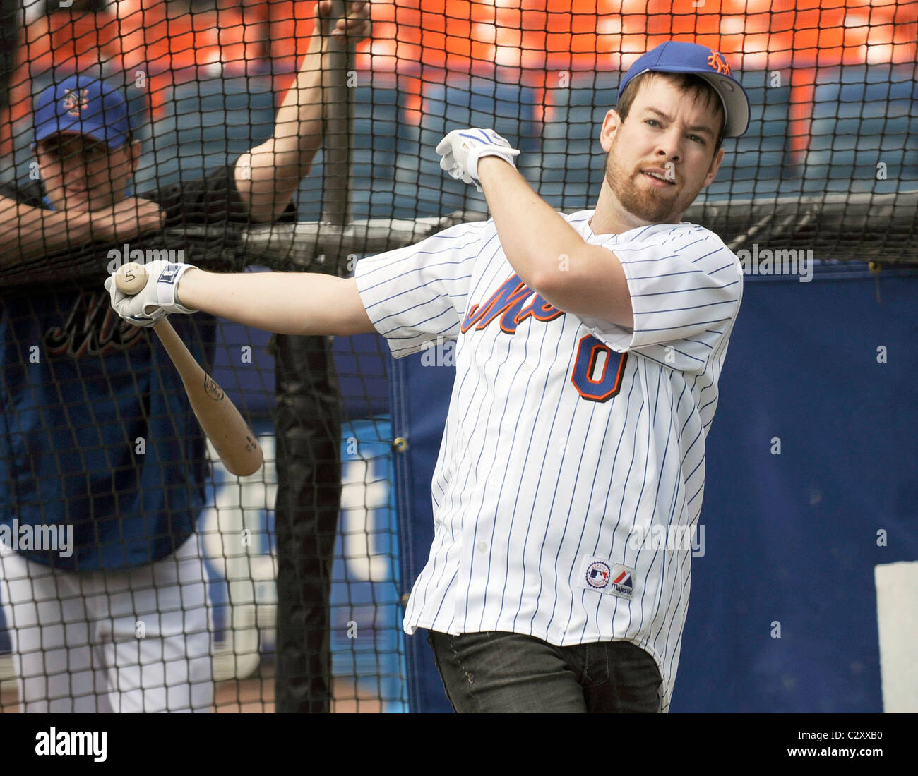 David Cook American Idol winner takes batting practice before the Mets ...