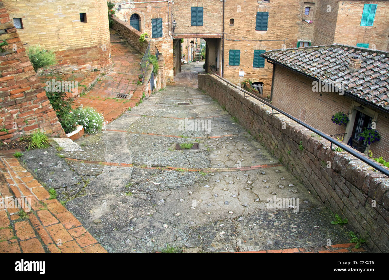 Alley, Chiusure, Tuscany, Italy Stock Photo - Alamy