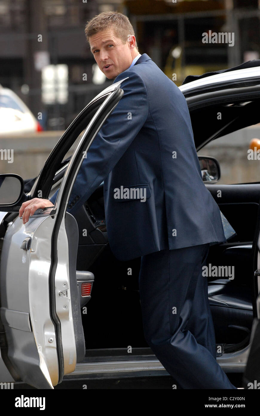 Eric Close on the set for 'Without A Trace' filming in Manhattan New ...