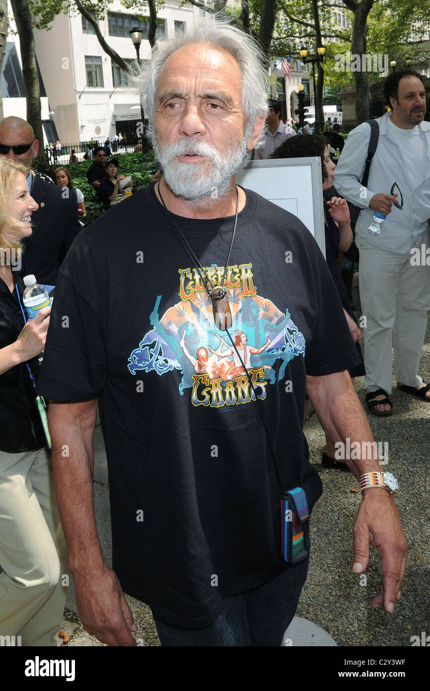 Tommy Chong discusses and signs his new book 'Cheech & Chong: The ...