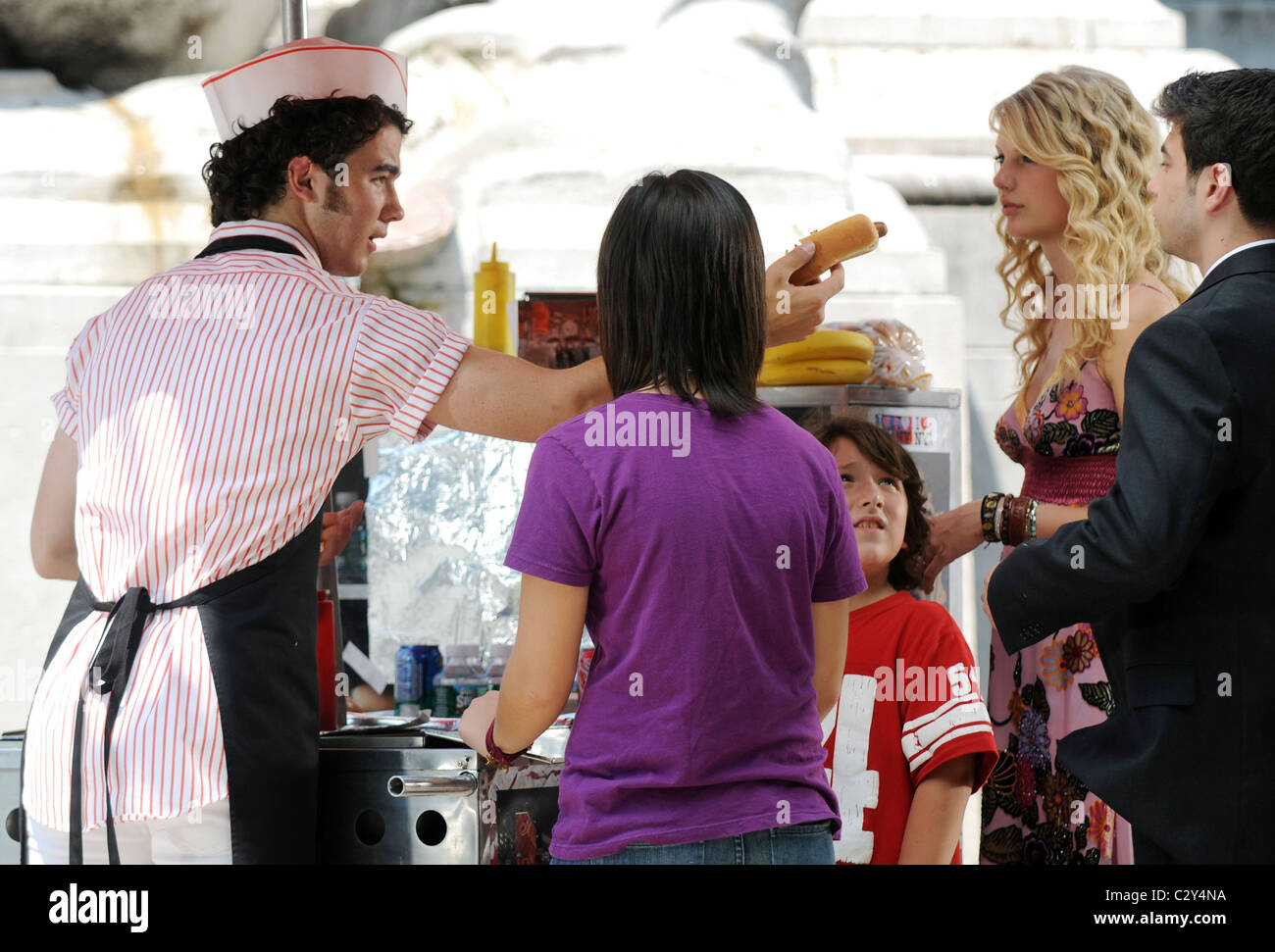 Kevin Jonas and Taylor Swift on the set of their upcoming untitled 3-D ...