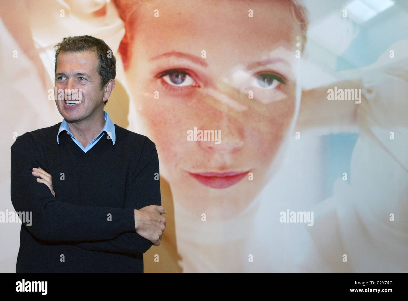 Mario testino hi-res stock photography and images - Alamy