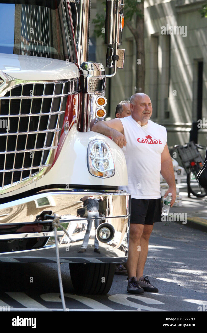 Kevin Fast Kevin Fast attempts to break the Guinness World Record for ...