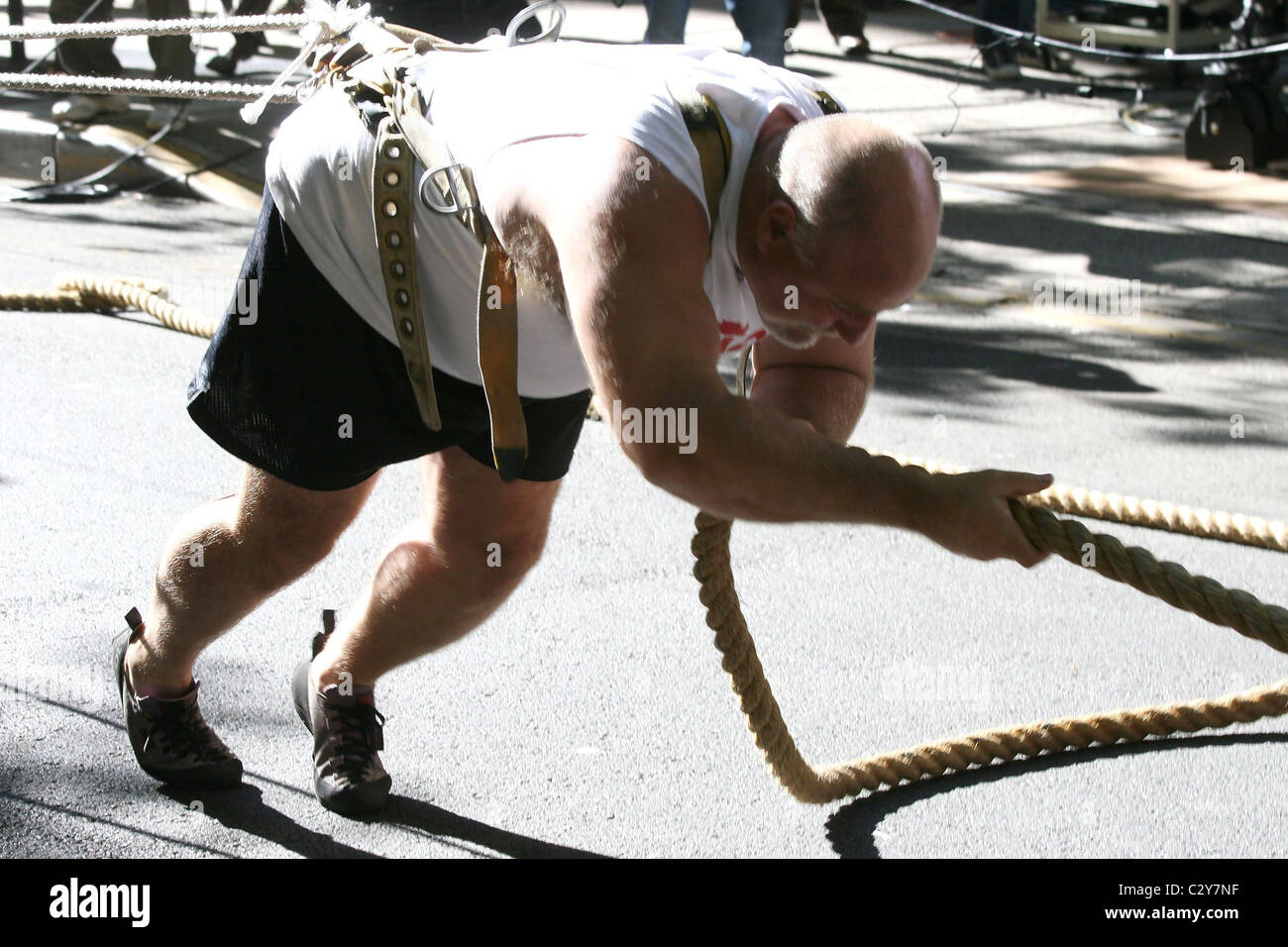 Kevin Fast Kevin Fast attempts to break the Guinness World Record for ...