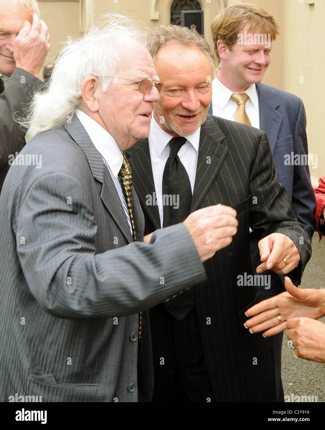 Paddy Reilly and Phil Coulter funeral for 'The Dubliners' legend Ronnie ...