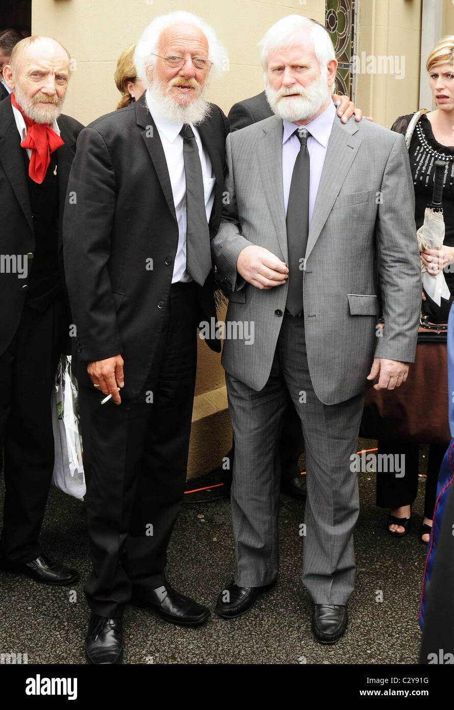 Eamonn Campbell and John Sheahan funeral for 'The Dubliners' legend ...